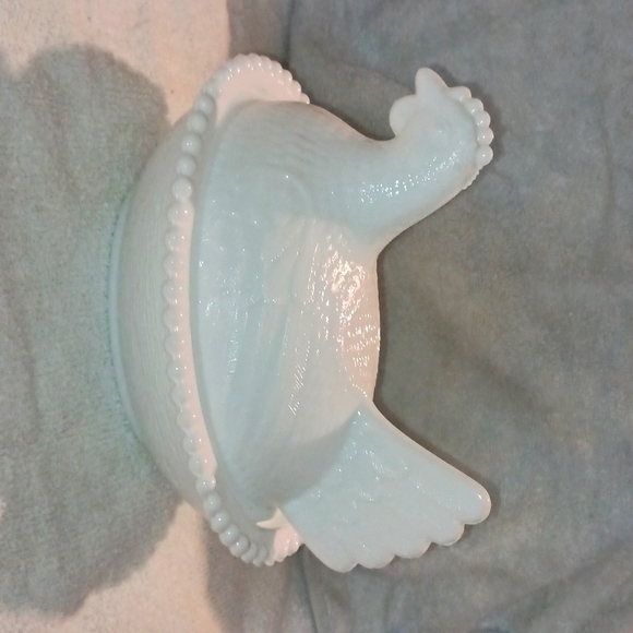 Indiana Glass | Kitchen | Indiana Glass Nesting Hen Pure White With One ...